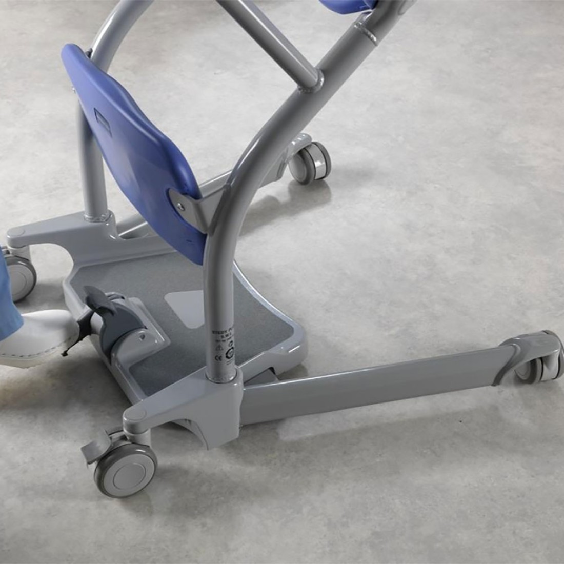 arjo sara stedy standing and transfer aid safe patient handling mobility aid