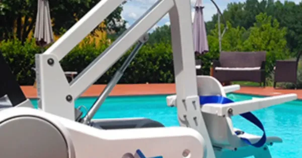 I-Swim Mobile Pool Hoist for Flexible and Safe Pool Access
