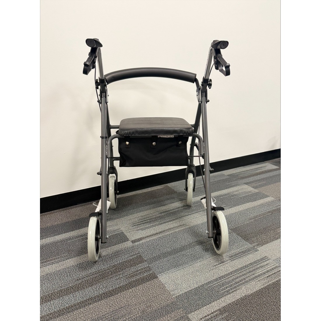 4‑Wheeled Aluminium Walker – Compact Foldable Walker with Seat & Basket ...